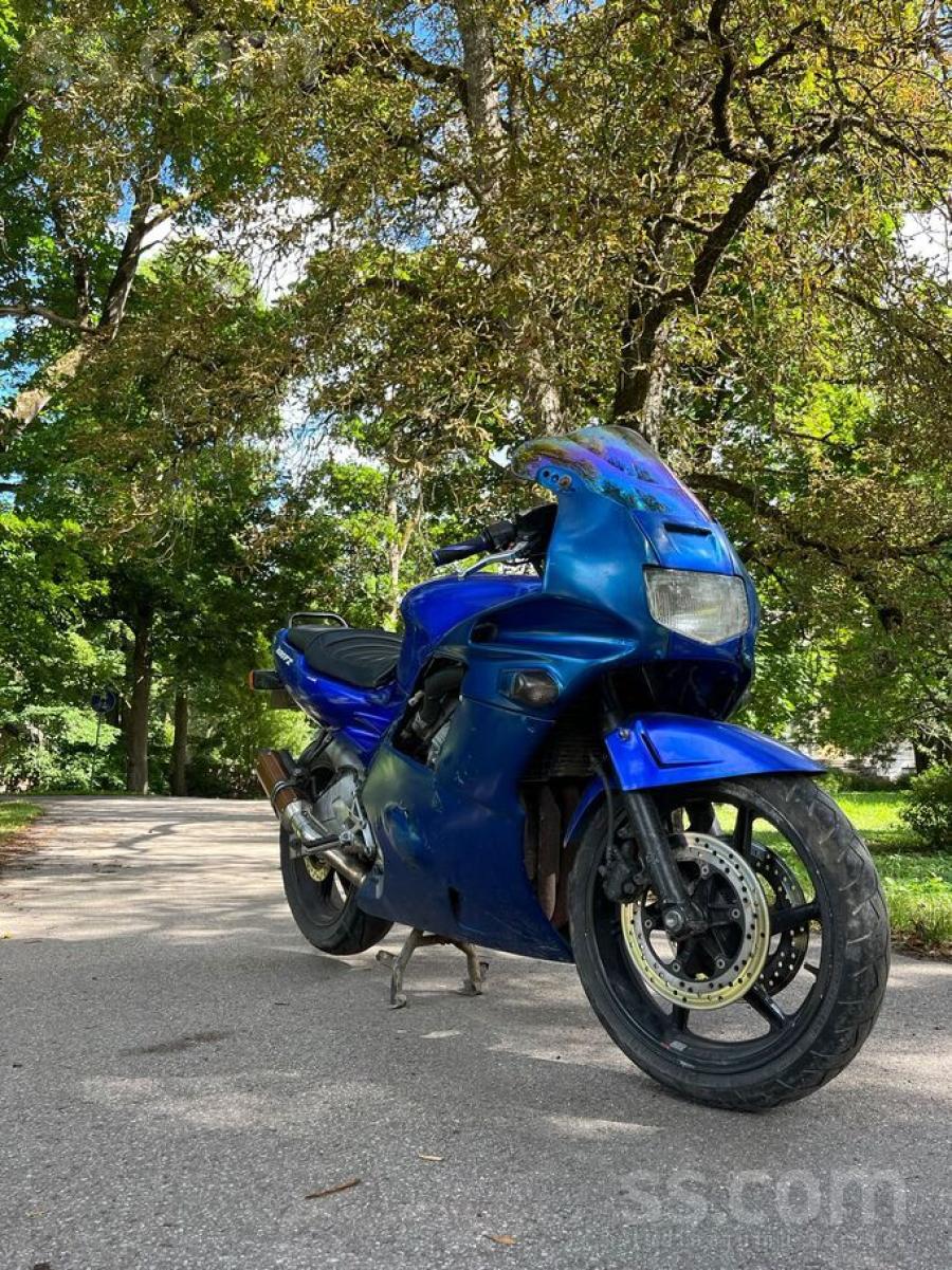 Honda CBR 600F 1992 Tukums, ar dzinēja tilpumu 0.60 L un nobraukumu 0 tūkst. km par 1050 €, foto 1 vietnē AUTOMOTO.COM.LV