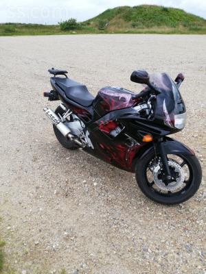 Хонда CBR 600F 1993 в Валмиера, объемом двигателя 0.60 л и пробегом 0 тыс. км за 1500 €, фото 3 на AUTOMOTO.COM.LV