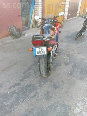 Honda CBR 600F 1997 Rīga, ar dzinēja tilpumu 0.60 L un nobraukumu 0 tūkst. km par 1500 €, foto 6 vietnē AUTOMOTO.COM.LV
