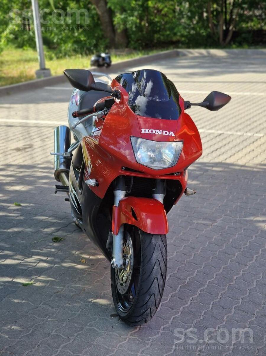 Хонда CBR 600F 1997 в Елгава, объемом двигателя 0.60 л и пробегом 0 тыс. км за 1700 €, фото 3 на AUTOMOTO.COM.LV