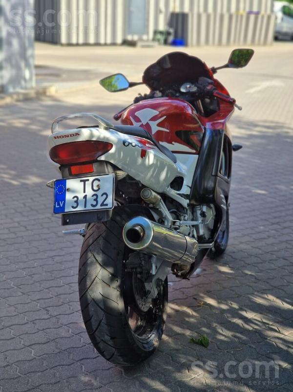 Хонда CBR 600F 1997 в Елгава, объемом двигателя 0.60 л и пробегом 0 тыс. км за 1700 €, фото 5 на AUTOMOTO.COM.LV