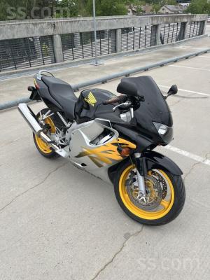 Honda CBR 600F 1999 Rīga, ar dzinēja tilpumu 0.60 L un nobraukumu 0 tūkst. km par 2500 €, foto  vietnē AUTOMOTO.COM.LV