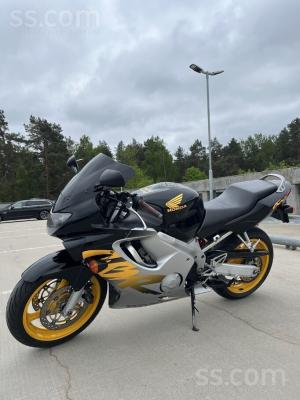 Honda CBR 600F 1999 in Riga, with an engine capacity of 0.60 L and mileage of 0 thousand km for 2400 €, photo 3 on AUTOMOTO.COM.LV