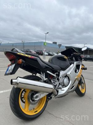 Honda CBR 600F 1999 in Riga, with an engine capacity of 0.60 L and mileage of 0 thousand km for 2400 €, photo 4 on AUTOMOTO.COM.LV