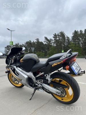 Honda CBR 600F 1999 in Riga, with an engine capacity of 0.60 L and mileage of 0 thousand km for 2400 €, photo 5 on AUTOMOTO.COM.LV