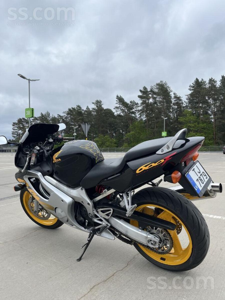 Honda CBR 600F 1999 in Riga, with an engine capacity of 0.60 L and mileage of 0 thousand km for 2400 €, photo 5 on AUTOMOTO.COM.LV