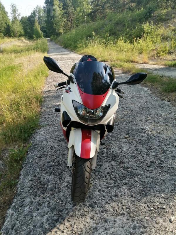 Honda CBR 600F 2000 Liepāja, ar dzinēja tilpumu 0.60 L un nobraukumu 0 tūkst. km par 1750 €, foto 3 vietnē AUTOMOTO.COM.LV