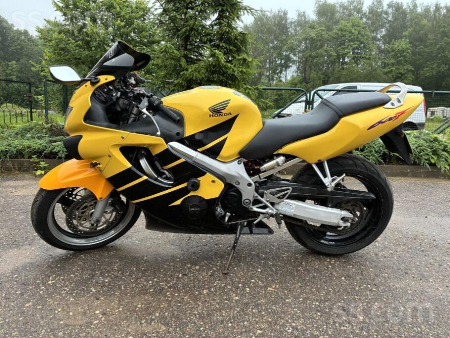 Honda CBR 600F 2000 Cēsis, ar dzinēja tilpumu 0.60 L un nobraukumu 0 tūkst. km par 2000 €, foto 3 vietnē AUTOMOTO.COM.LV