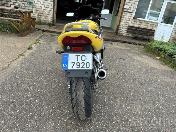 Хонда CBR 600F 2000 в Цесис, объемом двигателя 0.60 л и пробегом 0 тыс. км за 2000 €, фото 4 на AUTOMOTO.COM.LV