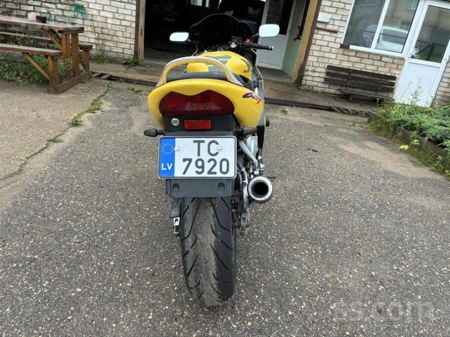 Honda CBR 600F 2000 Cēsis, ar dzinēja tilpumu 0.60 L un nobraukumu 0 tūkst. km par 2000 €, foto 5 vietnē AUTOMOTO.COM.LV