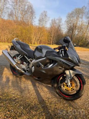 Honda CBR 600F 2003 in Rezekne, with an engine capacity of 0.60 L and mileage of 0 thousand km for 2500 €, photo 7 on AUTOMOTO.COM.LV