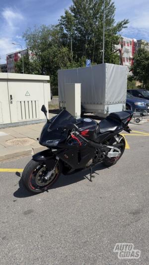 Черный Хонда CBR 600RR 2003 в Вильнюс, объемом двигателя 0.60 л и пробегом 50 тыс. км за 2900 €, фото 3 на AUTOMOTO.COM.LV