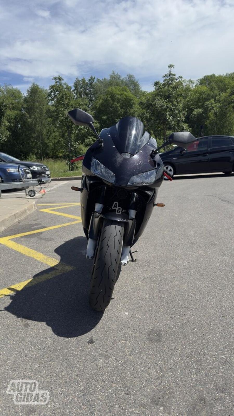 Черный Хонда CBR 600RR 2003 в Вильнюс, объемом двигателя 0.60 л и пробегом 50 тыс. км за 2900 €, фото 9 на AUTOMOTO.COM.LV