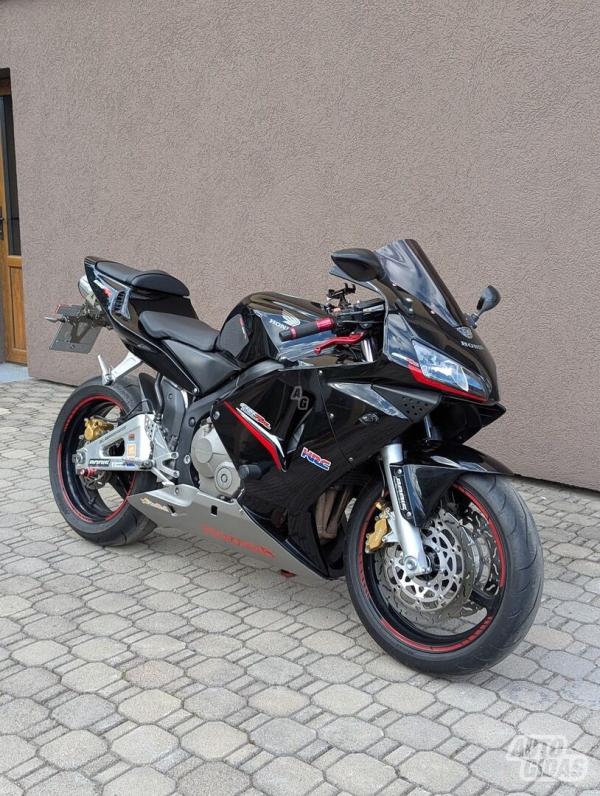 Melns Honda CBR 600RR 2003 Mažeikiai, ar dzinēja tilpumu 0.60 L un nobraukumu 51 tūkst. km par 3999 €, foto 1 vietnē AUTOMOTO.COM.LV
