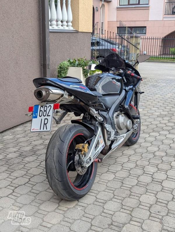 Melns Honda CBR 600RR 2003 Mažeikiai, ar dzinēja tilpumu 0.60 L un nobraukumu 51 tūkst. km par 3999 €, foto 2 vietnē AUTOMOTO.COM.LV