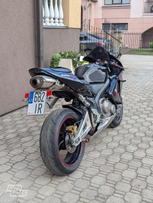 Melns Honda CBR 600RR 2003 Mažeikiai, ar dzinēja tilpumu 0.60 L un nobraukumu 51 tūkst. km par 3999 €, foto 3 vietnē AUTOMOTO.COM.LV