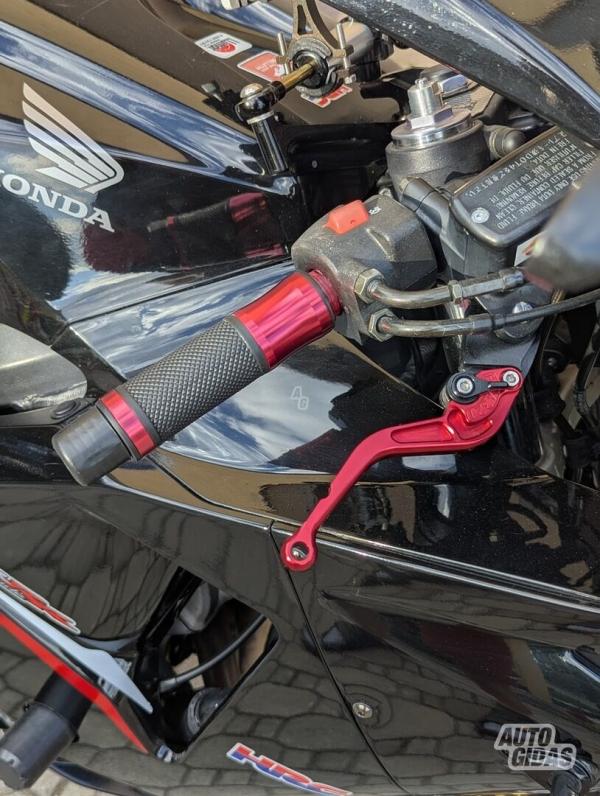 Melns Honda CBR 600RR 2003 Mažeikiai, ar dzinēja tilpumu 0.60 L un nobraukumu 51 tūkst. km par 3999 €, foto 5 vietnē AUTOMOTO.COM.LV