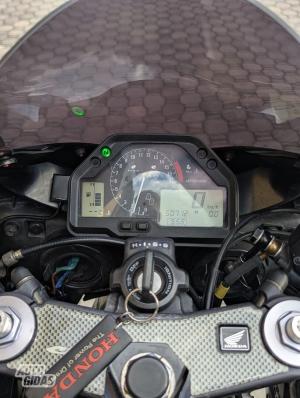 Melns Honda CBR 600RR 2003 Mažeikiai, ar dzinēja tilpumu 0.60 L un nobraukumu 51 tūkst. km par 3999 €, foto 8 vietnē AUTOMOTO.COM.LV
