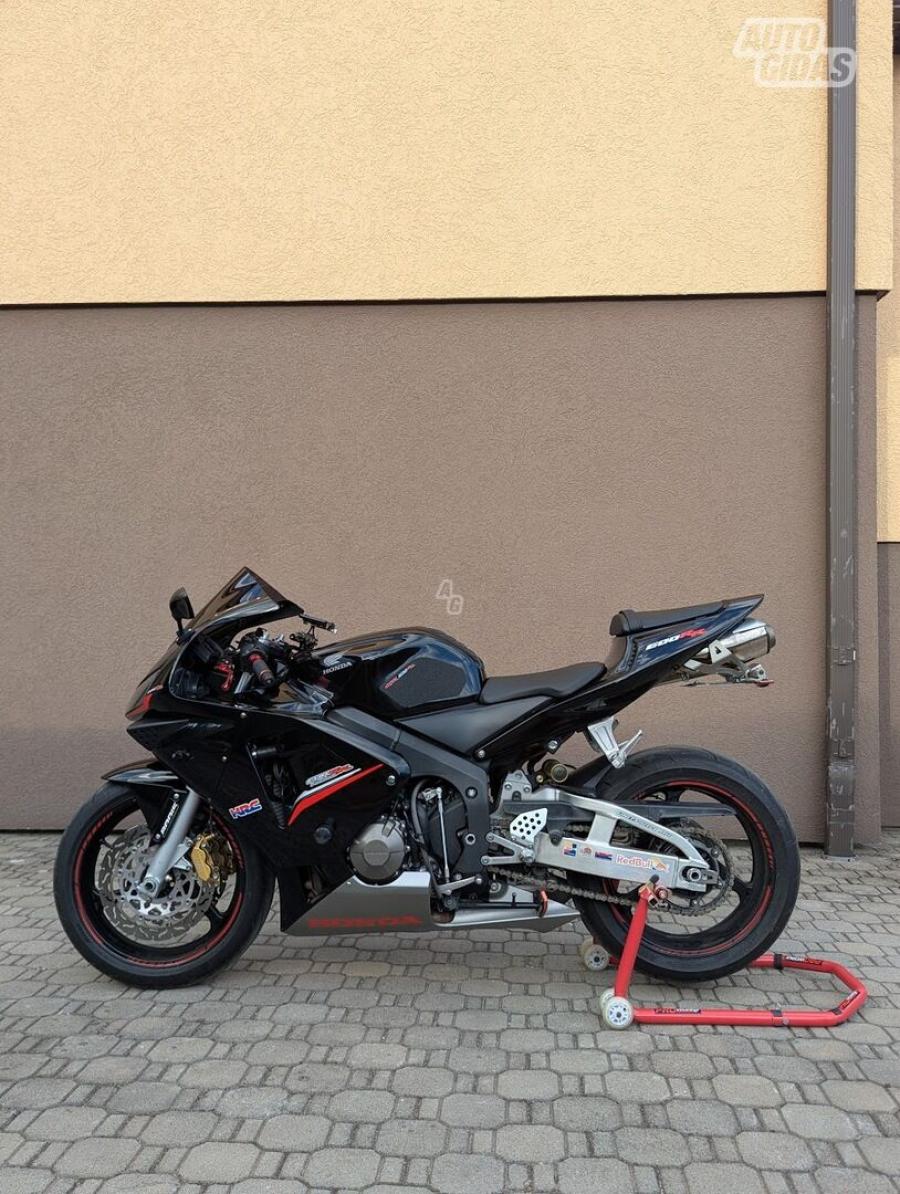 Melns Honda CBR 600RR 2003 Mažeikiai, ar dzinēja tilpumu 0.60 L un nobraukumu 51 tūkst. km par 3999 €, foto 12 vietnē AUTOMOTO.COM.LV