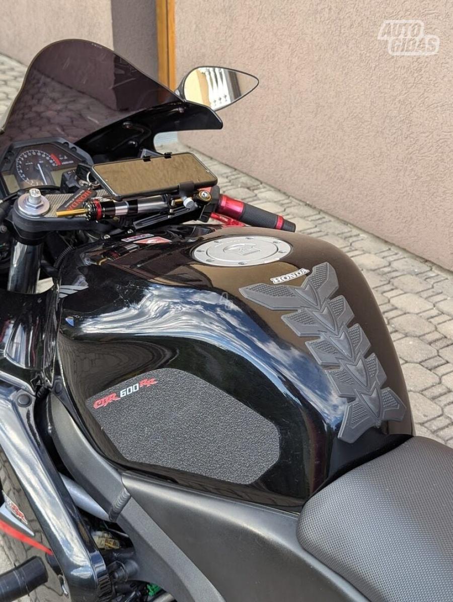 Melns Honda CBR 600RR 2003 Mažeikiai, ar dzinēja tilpumu 0.60 L un nobraukumu 51 tūkst. km par 3999 €, foto 14 vietnē AUTOMOTO.COM.LV