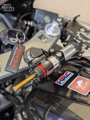 Melns Honda CBR 600RR 2003 Mažeikiai, ar dzinēja tilpumu 0.60 L un nobraukumu 51 tūkst. km par 3999 €, foto 17 vietnē AUTOMOTO.COM.LV