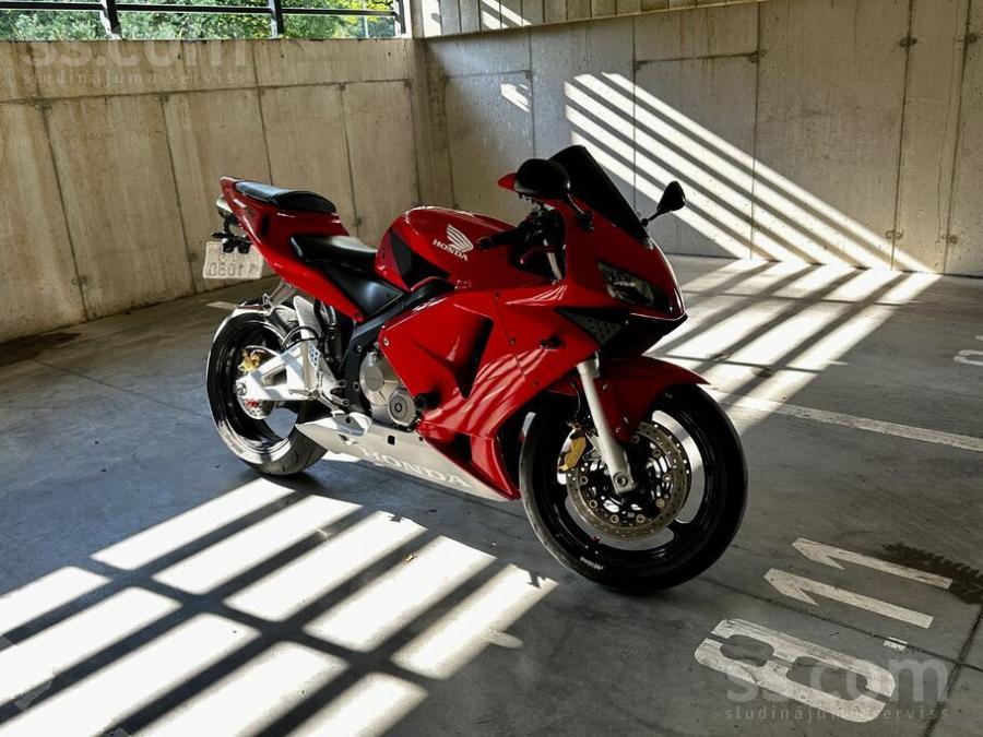Honda CBR 600RR 2003 in Riga, with an engine capacity of 0.60 L and mileage of 0 thousand km for 3250 €, photo 2 on AUTOMOTO.COM.LV