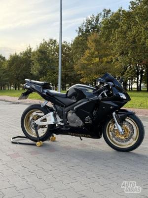 Honda CBR 600RR 2003 Viļņa, ar dzinēja tilpumu 0.00 L un nobraukumu 0 tūkst. km par 4100 €, foto  vietnē AUTOMOTO.COM.LV