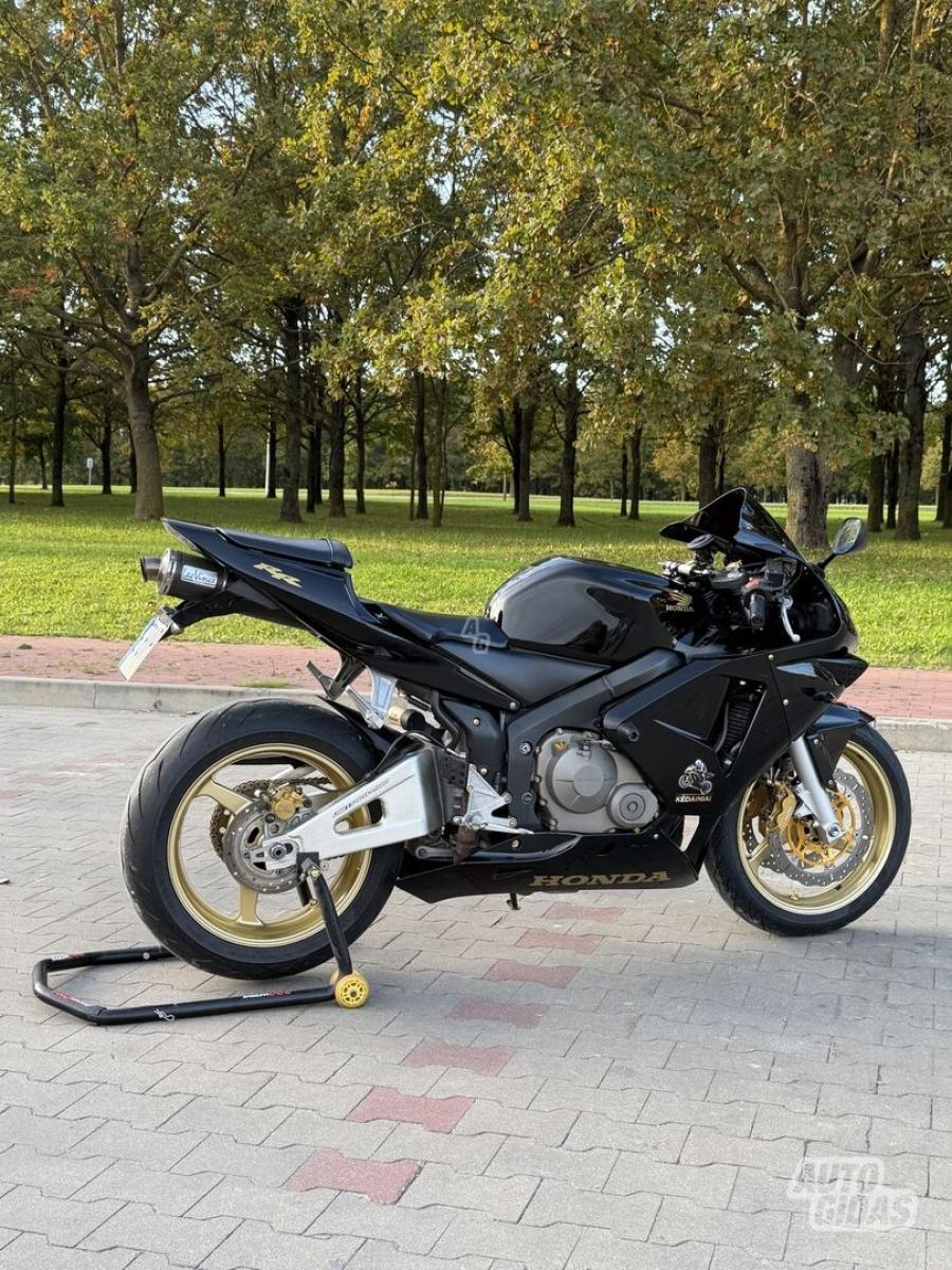 Honda CBR 600RR 2003 Viļņa, ar dzinēja tilpumu 0.00 L un nobraukumu 0 tūkst. km par 4100 €, foto 3 vietnē AUTOMOTO.COM.LV