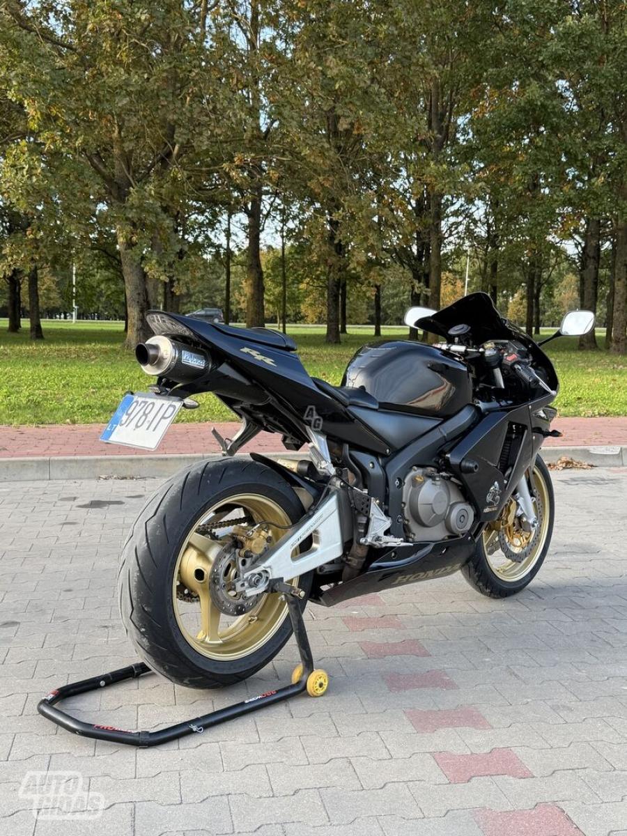 Honda CBR 600RR 2003 Viļņa, ar dzinēja tilpumu 0.00 L un nobraukumu 0 tūkst. km par 4100 €, foto 4 vietnē AUTOMOTO.COM.LV