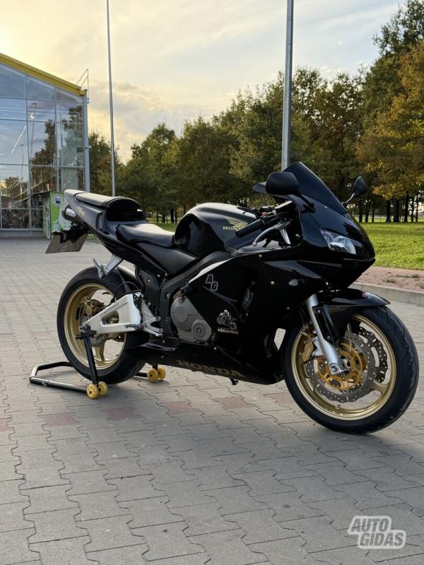 Honda CBR 600RR 2003 Viļņa, ar dzinēja tilpumu 0.00 L un nobraukumu 0 tūkst. km par 4100 €, foto 5 vietnē AUTOMOTO.COM.LV