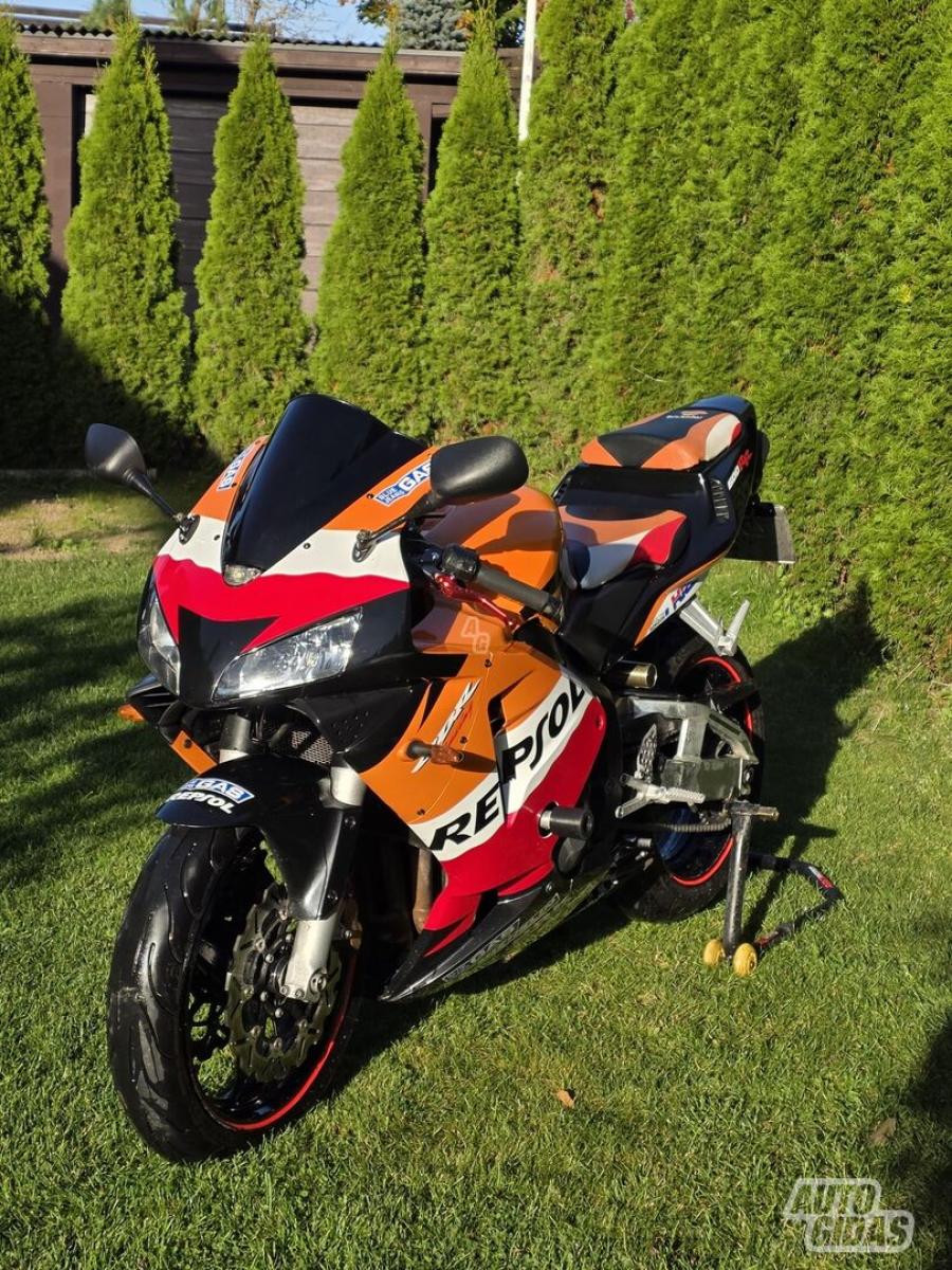 Honda CBR 600RR 2003 Viļņa, ar dzinēja tilpumu 0.00 L un nobraukumu 0 tūkst. km par 3350 €, foto 1 vietnē AUTOMOTO.COM.LV