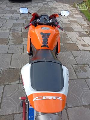 Honda CBR 600RR 2004 in Ukmerge, with an engine capacity of 0.60 L and mileage of 39 thousand km for 3700 €, photo 5 on AUTOMOTO.COM.LV