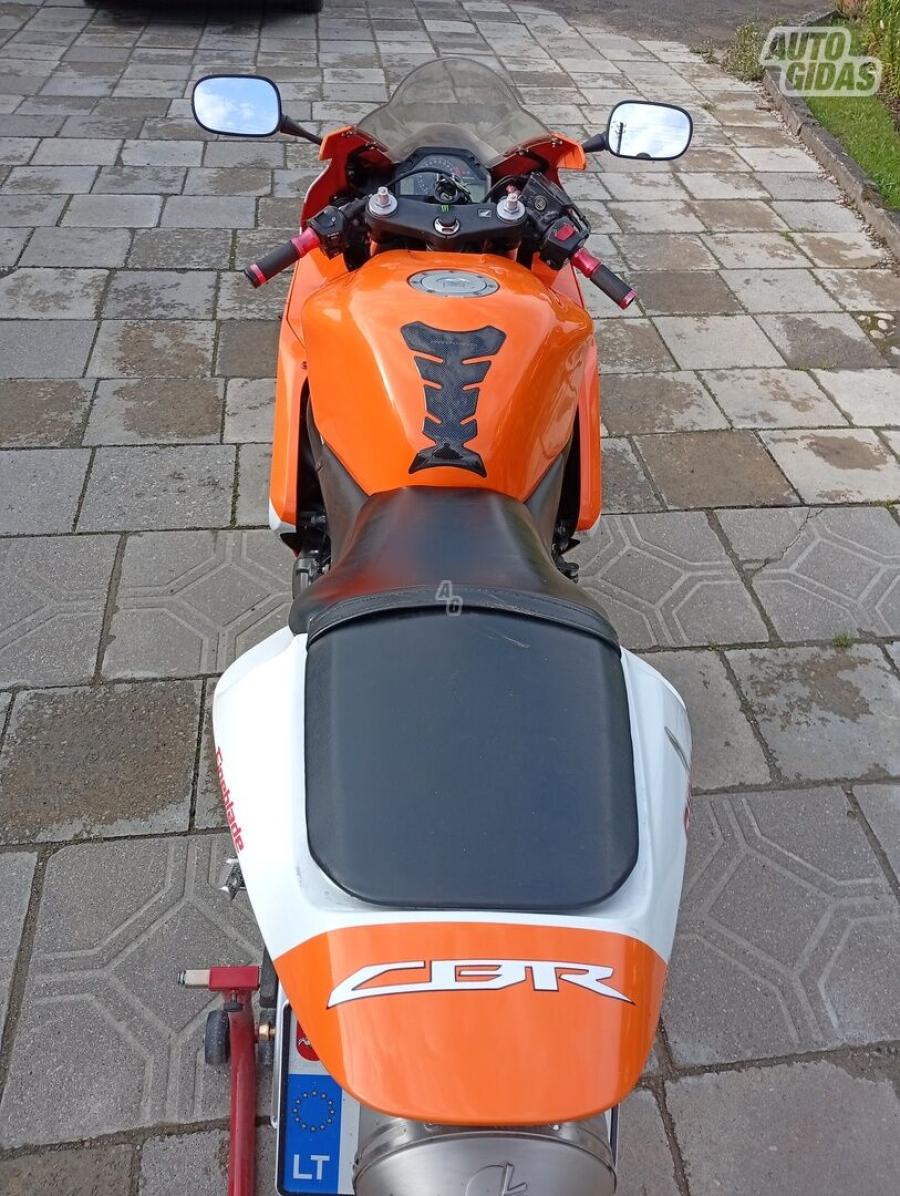 Honda CBR 600RR 2004 in Ukmerge, with an engine capacity of 0.60 L and mileage of 39 thousand km for 3700 €, photo 5 on AUTOMOTO.COM.LV