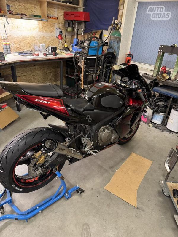 Хонда CBR 600RR 2004 в Алитус, объемом двигателя 0.00 л и пробегом 0 тыс. км за 3500 €, фото 4 на AUTOMOTO.COM.LV