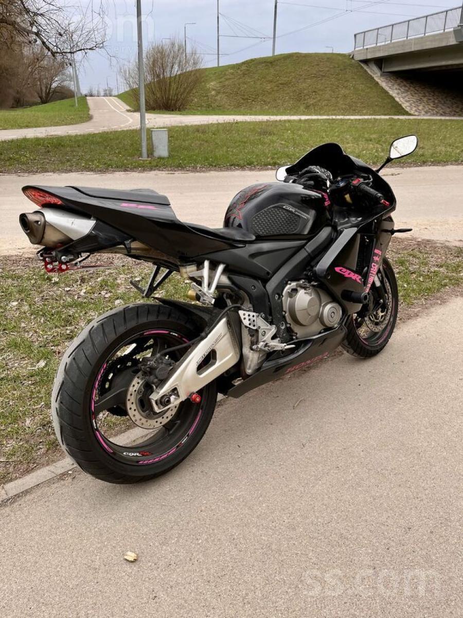 Honda CBR 600RR 2005 Rīga, ar dzinēja tilpumu 0.60 L un nobraukumu 0 tūkst. km par 3200 €, foto 1 vietnē AUTOMOTO.COM.LV
