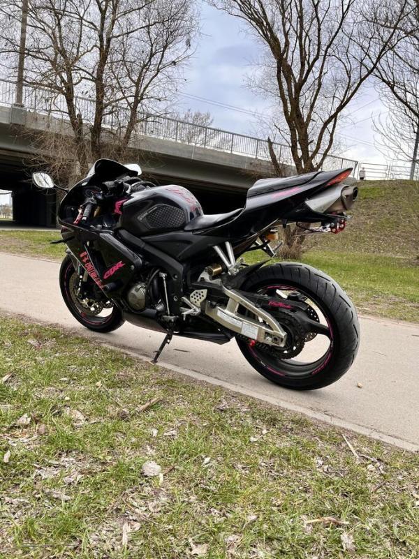 Honda CBR 600RR 2005 Rīga, ar dzinēja tilpumu 0.60 L un nobraukumu 0 tūkst. km par 3200 €, foto 2 vietnē AUTOMOTO.COM.LV