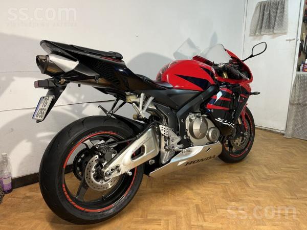 Honda CBR 600RR 2006 Liepāja, ar dzinēja tilpumu 0.60 L un nobraukumu 0 tūkst. km par 4500 €, foto 4 vietnē AUTOMOTO.COM.LV