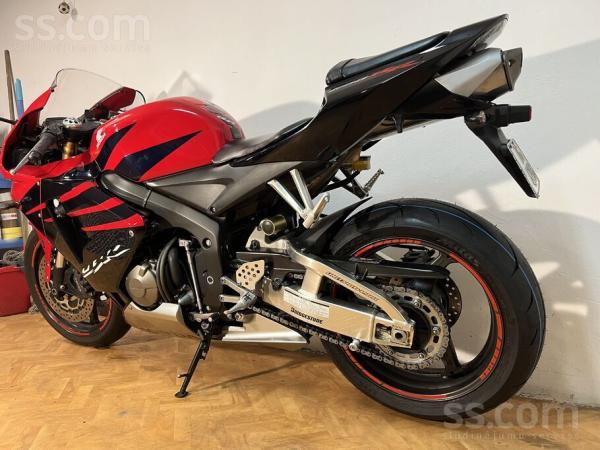 Honda CBR 600RR 2006 Liepāja, ar dzinēja tilpumu 0.60 L un nobraukumu 0 tūkst. km par 4500 €, foto 5 vietnē AUTOMOTO.COM.LV