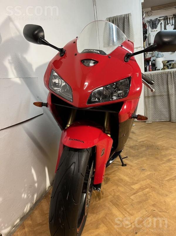 Honda CBR 600RR 2006 Liepāja, ar dzinēja tilpumu 0.60 L un nobraukumu 0 tūkst. km par 4500 €, foto 6 vietnē AUTOMOTO.COM.LV