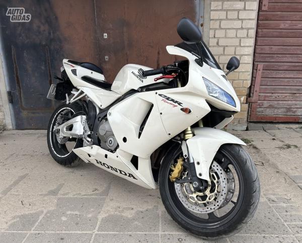 Honda CBR 600RR 2006 Viļņa, ar dzinēja tilpumu 0.60 L un nobraukumu 34 tūkst. km par 4200 €, foto 3 vietnē AUTOMOTO.COM.LV