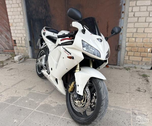 Honda CBR 600RR 2006 Viļņa, ar dzinēja tilpumu 0.60 L un nobraukumu 34 tūkst. km par 4200 €, foto 4 vietnē AUTOMOTO.COM.LV