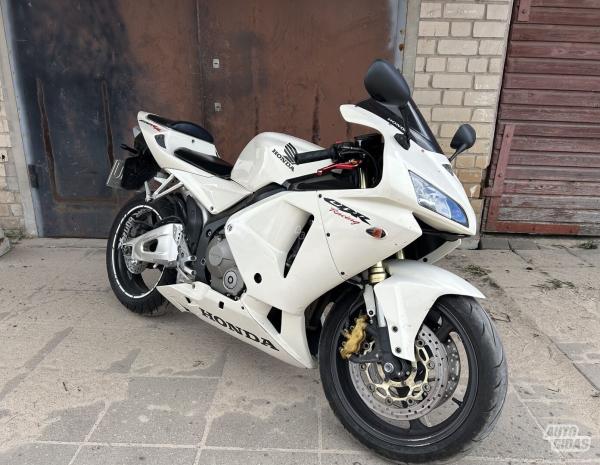 Honda CBR 600RR 2006 Viļņa, ar dzinēja tilpumu 0.60 L un nobraukumu 34 tūkst. km par 4200 €, foto 9 vietnē AUTOMOTO.COM.LV