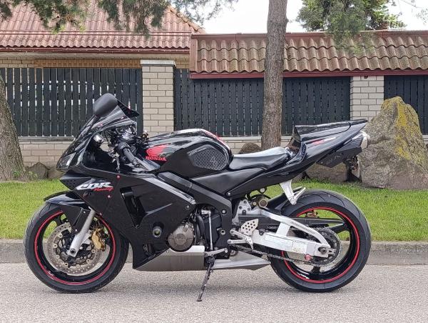 Honda CBR 600RR 2006 Viļņa, ar dzinēja tilpumu 0.00 L un nobraukumu 0 tūkst. km par 3999 €, foto 1 vietnē AUTOMOTO.COM.LV