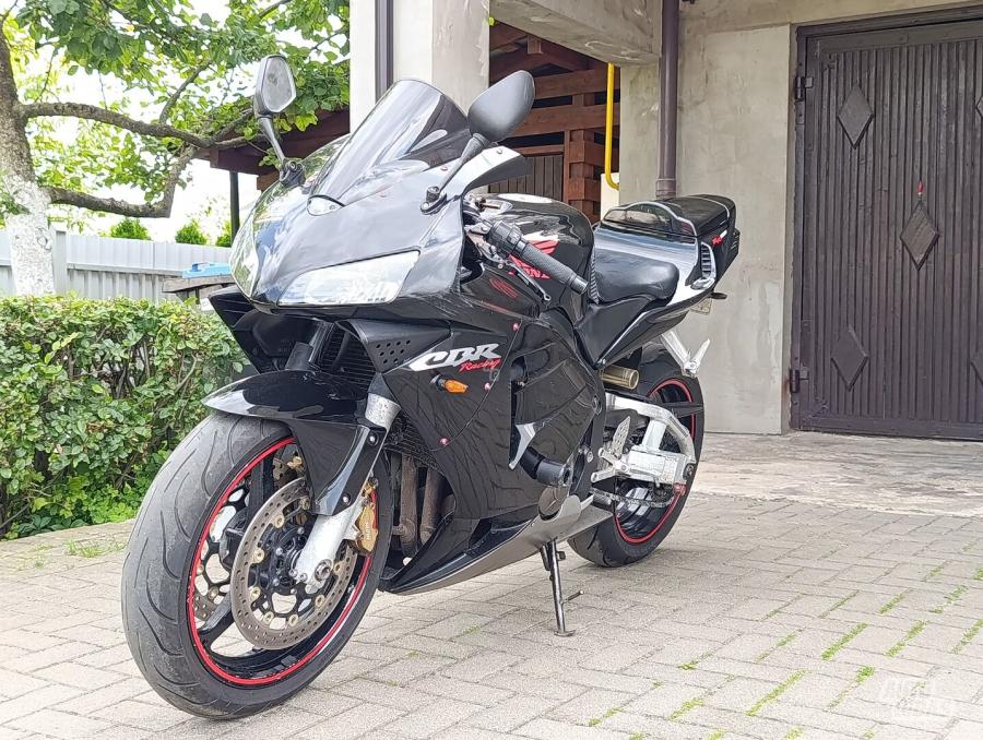 Honda CBR 600RR 2006 in Vilnius, with an engine capacity of 0.00 L and mileage of 0 thousand km for 3999 €, photo 17 on AUTOMOTO.COM.LV