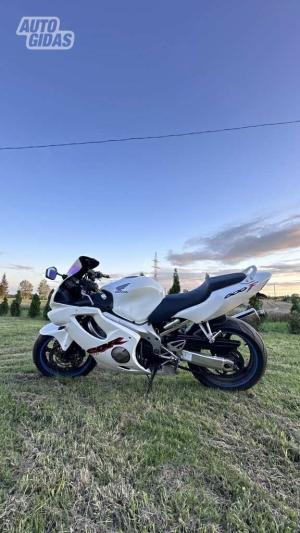 Хонда CBR 600RR 2007 в Вильнюс, объемом двигателя 0.00 л и пробегом 0 тыс. км за 2500 €, фото 6 на AUTOMOTO.COM.LV