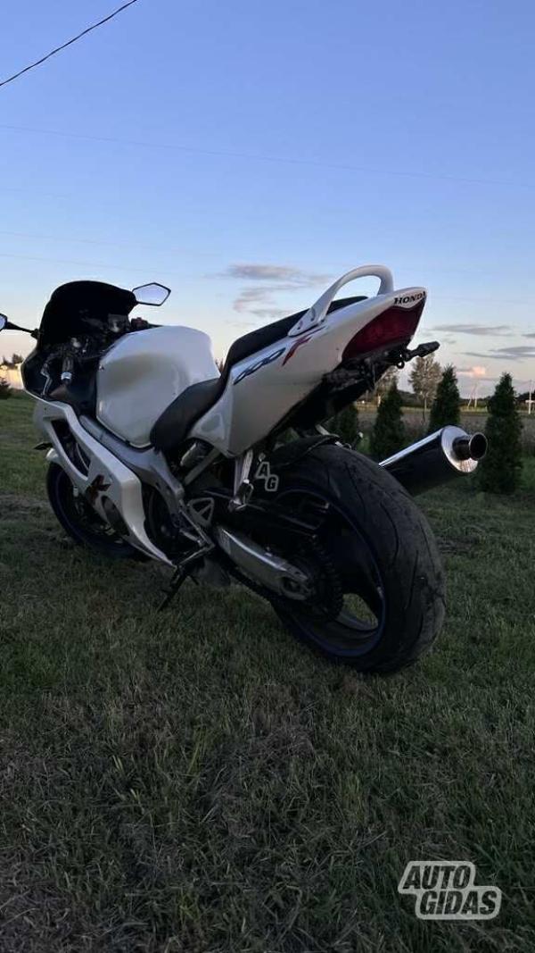 Honda CBR 600RR 2007 Viļņa, ar dzinēja tilpumu 0.00 L un nobraukumu 0 tūkst. km par 2200 €, foto 4 vietnē AUTOMOTO.COM.LV
