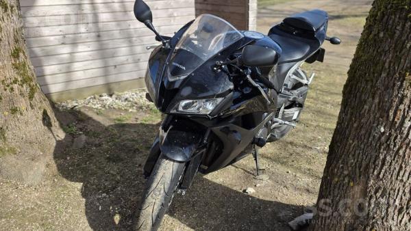 Honda CBR 600RR 2007 Rīga, ar dzinēja tilpumu 0.60 L un nobraukumu 0 tūkst. km par 3500 €, foto 8 vietnē AUTOMOTO.COM.LV