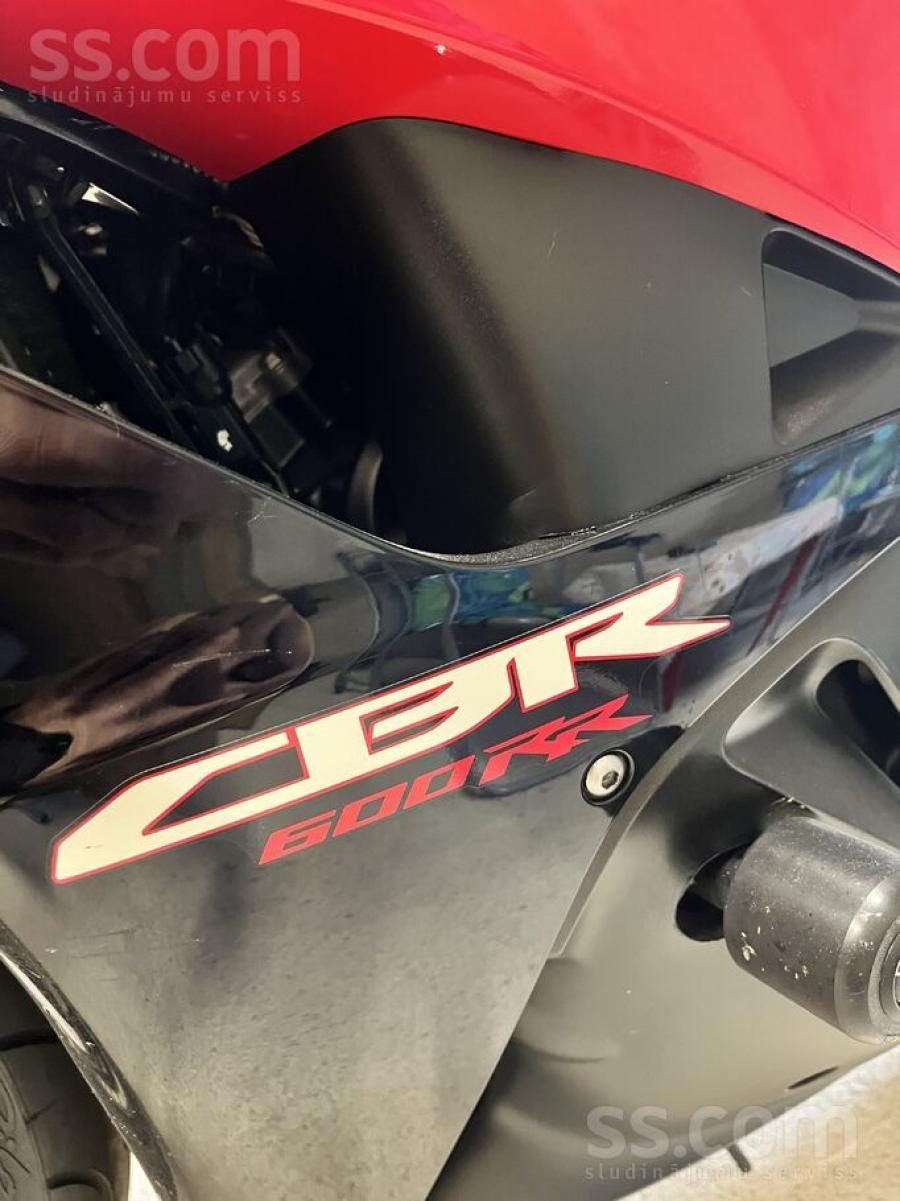 Honda CBR 600RR 2008 in Kuldiga, with an engine capacity of 0.60 L and mileage of 0 thousand km for 4800 €, photo 11 on AUTOMOTO.COM.LV