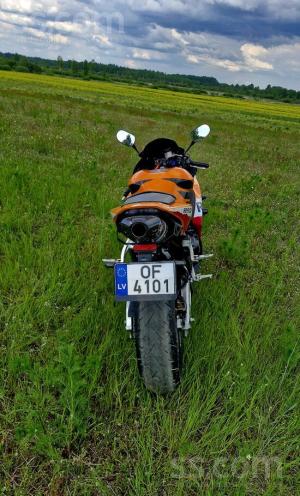 Honda CBR 600RR 2017 Limbaži, ar dzinēja tilpumu 0.60 L un nobraukumu 0 tūkst. km par 7500 €, foto 5 vietnē AUTOMOTO.COM.LV