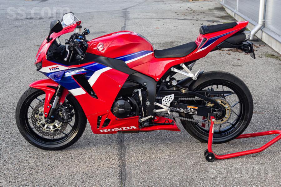 Honda CBR 600RR 2025 in Tallinn, with an engine capacity of 0.60 L and mileage of 0 thousand km for 9990 €, photo 1 on AUTOMOTO.COM.LV